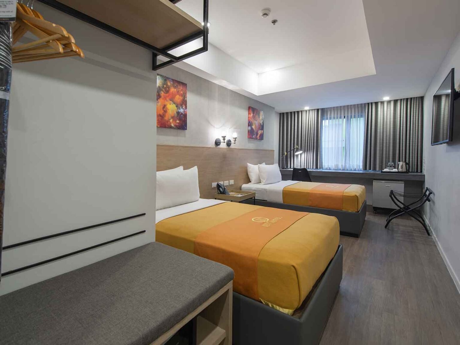 Rooms — JET Hotel